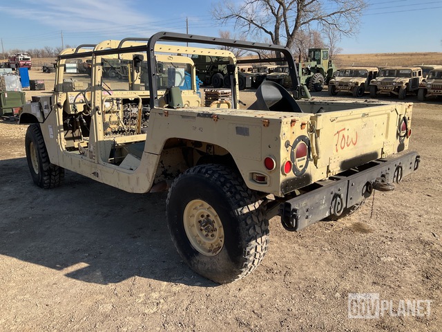Surplus 2001 AM General M1097R1 HMMWV 4 Door w/Truck Body in Abilene ...