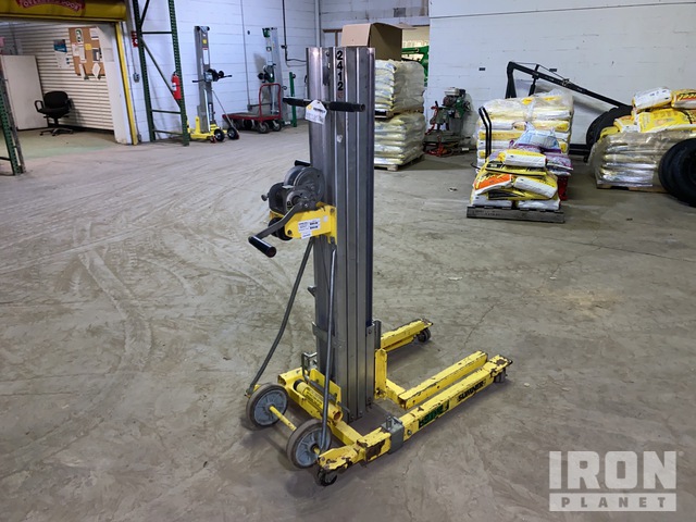 2016 Sumner 2412 Material Hoist in IRWIN, Pennsylvania, United States ...