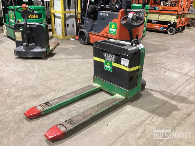 2014 Yale MPB040-EN24T2748 4000 lb Electric Pallet Jack in Islip, New ...
