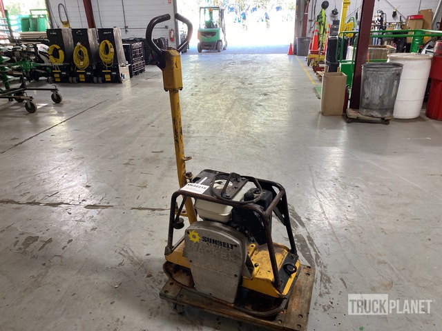 1995 Wacker BPU2440A Reversible Vibratory Plate Compactor in Oldsmar ...