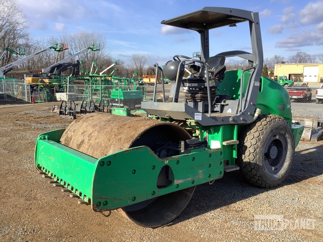 2013 Hamm 3307 Smooth Drum Compactor in Winchester, Virginia, United ...