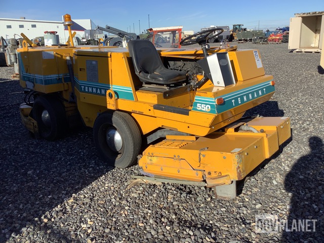 Surplus Tennant 550 Scrubber in Hermiston, Oregon, United States ...