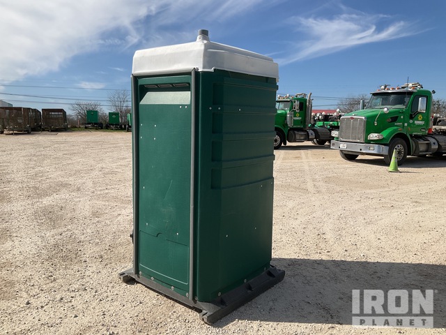 2016 Poly John Portable Toilet in GONZALES, Texas, United States ...