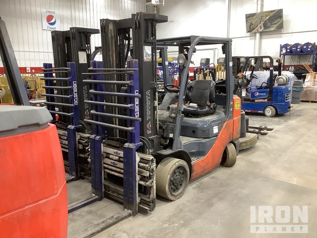 2011 Toyota 8FGCU32 5100 lb Cushion Tire Forklift in Olathe, Kansas ...