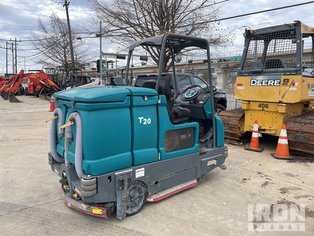 2017 (unverified) Tennant T20 3-Point Ride-On Floor Scrubber in Dallas ...
