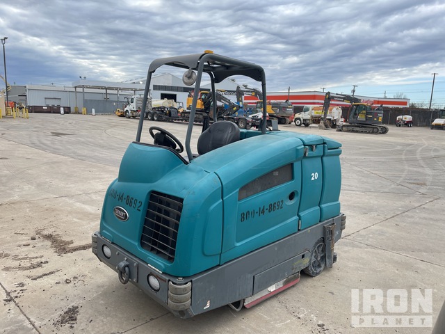 2017 (unverified) Tennant T20 3-Point Ride-On Floor Scrubber in Dallas ...