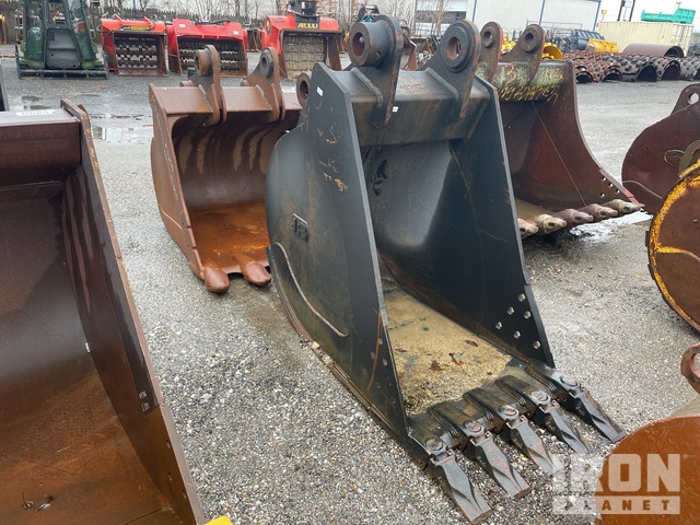 JRB 36 in Excavator Bucket in Ringgold, Georgia, United States ...