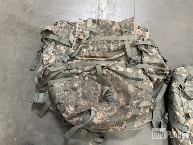 Surplus (4) Large Field Packs, (39) Large Field Rucksacks & Assorted ...