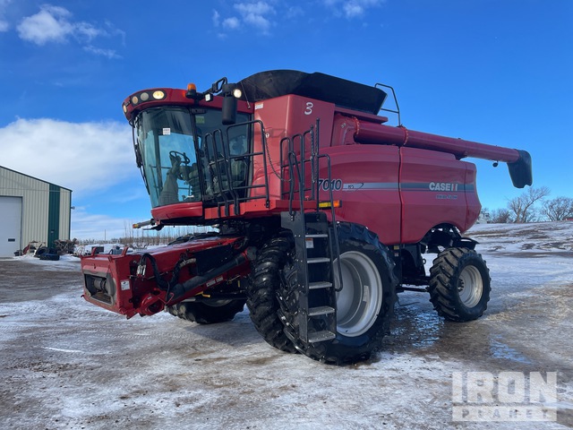 2008 Case IH 7010 Combine Harvester