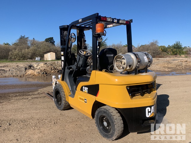 Cat P6000 5500 lb LPG Pneumatic Tire Forklift in Watsonville ...