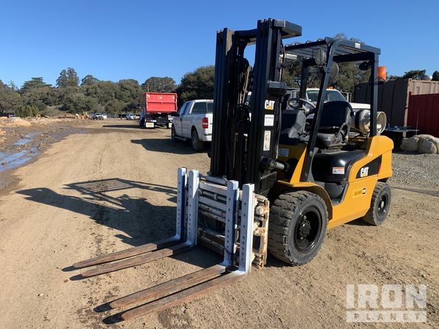 Cat P6000 5500 lb LPG Pneumatic Tire Forklift in Watsonville ...