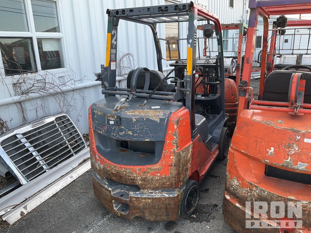 2014 Toyota 8FGCU30 5000 lb Cushion Tire Forklift in Greencastle ...