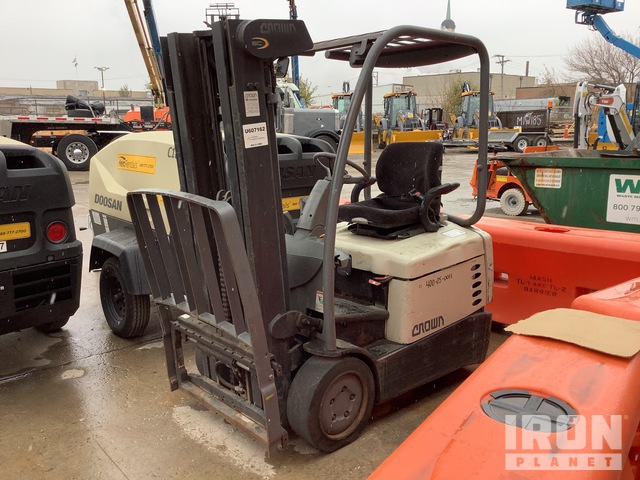 Crown SC4000 2750 lb Electric Forklift