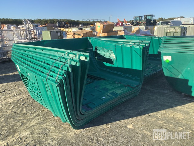 Surplus (11) Xactic Hay Hut Horse Feeders in Butner, North Carolina ...