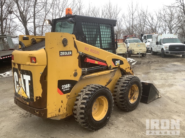 2013 Cat 236B3 Two-Speed Skid Steer Loader in Des Moines, Iowa, United ...