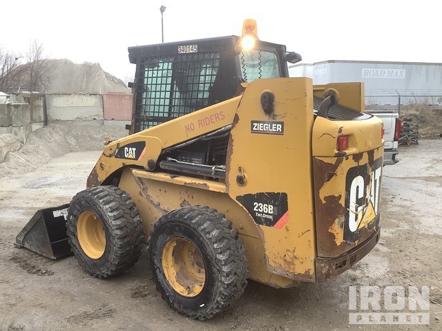 2013 Cat 236B3 Two-Speed Skid Steer Loader in Des Moines, Iowa, United ...