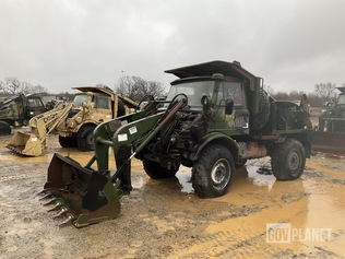 Surplus 1990 Freightliner FLU419 Small Emplacement Excavator in Hooks ...