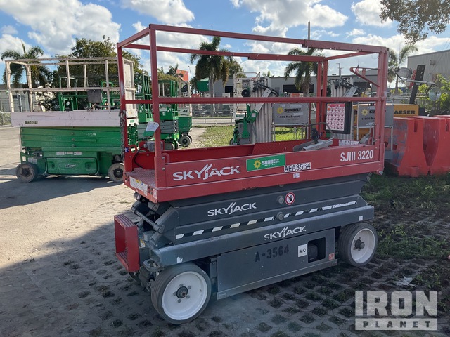 2017 Skyjack SJIII-3220 Electric Scissor Lift in Florida City, Florida ...