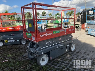 2017 Skyjack SJIII-3220 Electric Scissor Lift in Florida City, Florida ...