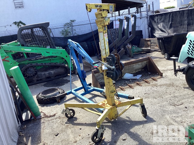 2018 Sumner R-250 Material Hoist in Boca Raton, Florida, United States ...