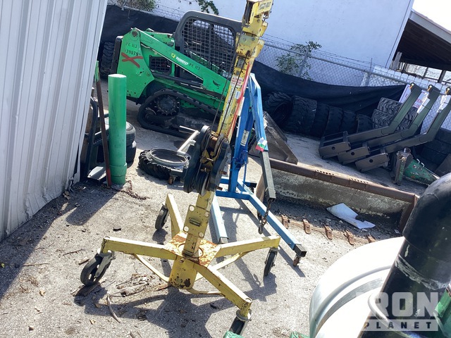 2018 Sumner R-250 Material Hoist in Boca Raton, Florida, United States ...