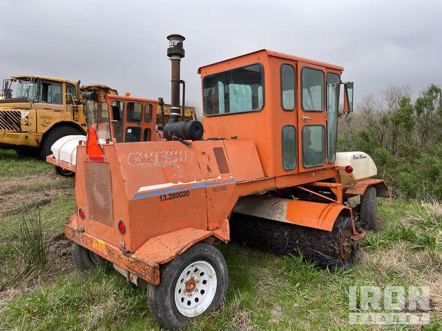 2005 Broce RJ350 Self-Propelled Broom in Baytown, Texas, United States ...