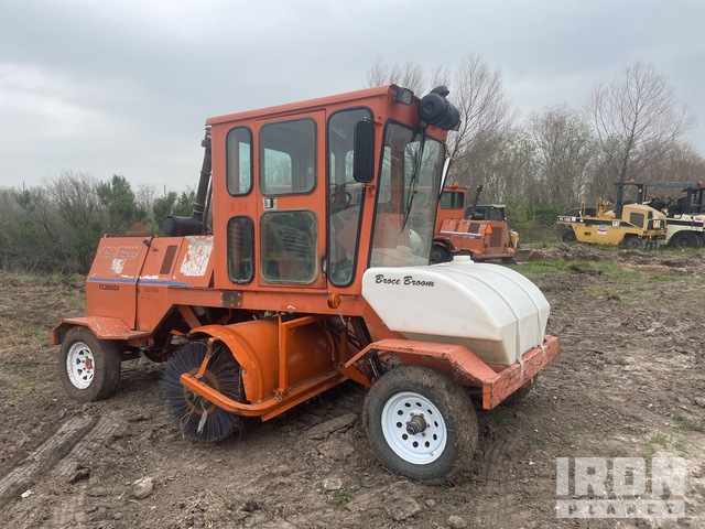 Broce RJ350 Self-Propelled Broom in Baytown, Texas, United States ...