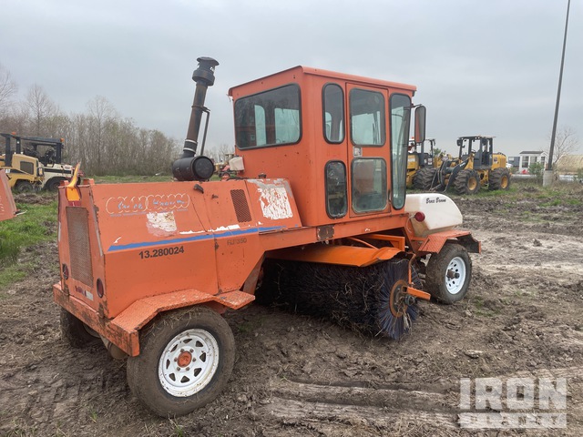 Broce RJ350 Self-Propelled Broom in Baytown, Texas, United States ...