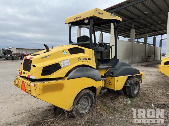 2016 Bomag BW11RH-5 9 Wheel Pneumatic Roller in Baytown, Texas, United ...