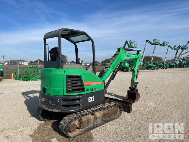 2015 Bobcat E32 Mini Excavator in Port Arthur, Texas, United States ...