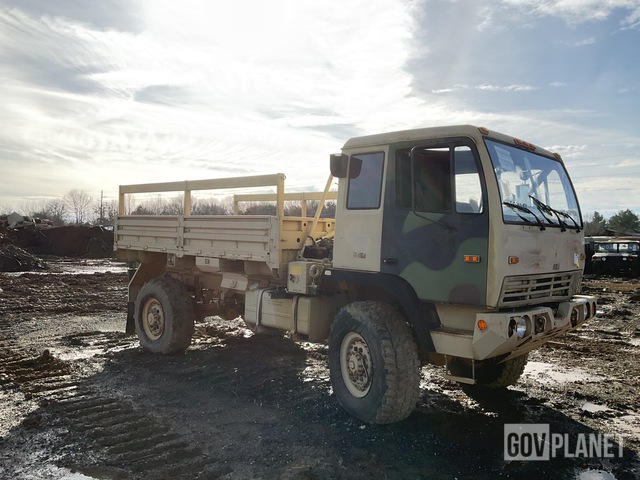 Surplus 2004 Stewart & Stevenson M1078A1 LMTV 4x4 Cargo Truck in Hooks ...