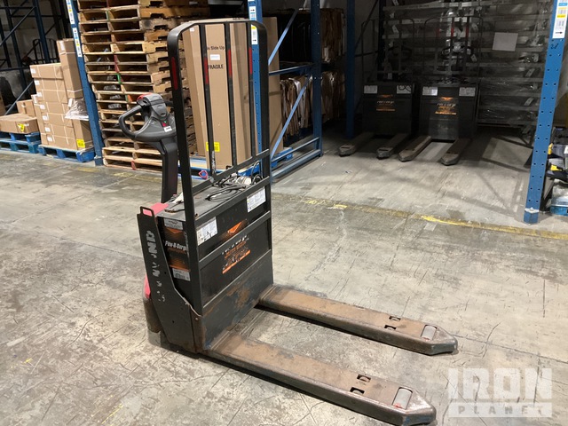 2016 Raymond Model 8210-F45L 4500 lb Pallet Jack in Dieppe, New ...