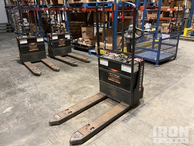 2016 Raymond Model 8210-F45L 4500 lb Pallet Jack in Dieppe, New ...