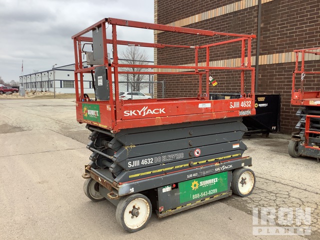 2013 Skyjack SJIII-4632 Electric Scissor Lift in Sugar Grove, Illinois ...