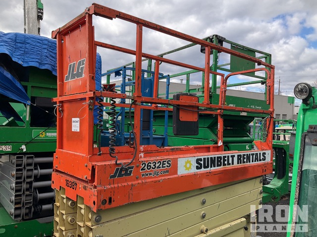 2016 JLG 2632ES Scissor Lift in Carlstadt, New Jersey, United States ...