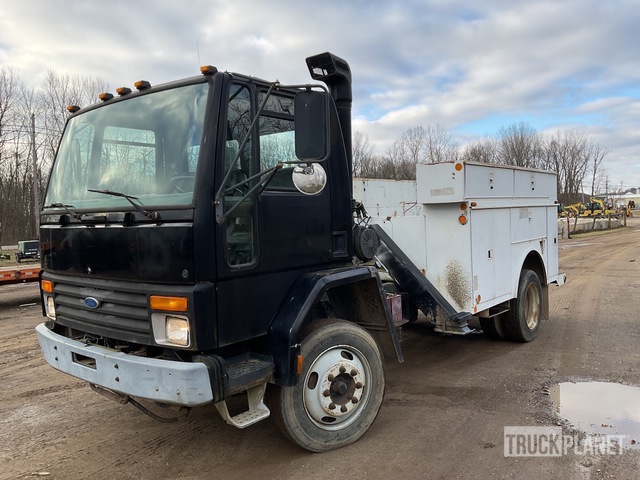 1997 Ford CF8000 4x2 COE Utility Truck in Mount Vernon, Ohio, United ...
