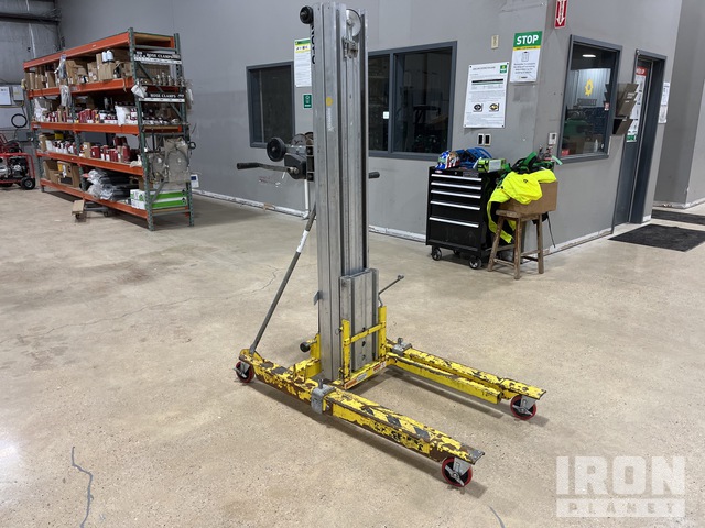 2016 Sumner 2010 Material Hoist in Waukesha, Wisconsin, United States ...