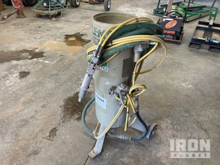 2017 Clemco 1042 Portable Pneumatic Sand Blaster in Orangeville ...