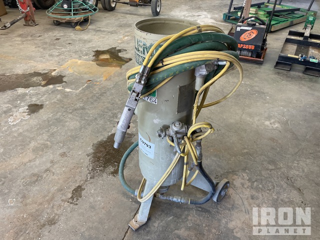 2017 Clemco 1042 Portable Pneumatic Sand Blaster in Orangeville ...