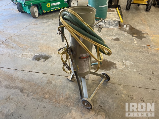 2017 Clemco 1042 Portable Pneumatic Sand Blaster in Orangeville ...