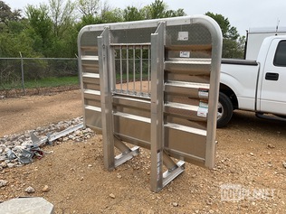 Surplus Merritt Headache Rack in Austin, Texas, United States ...