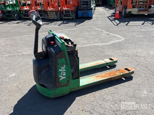 2016 Yale MPB045VGN24T2746 4510 lb Pallet Jack in Maspeth, New York ...