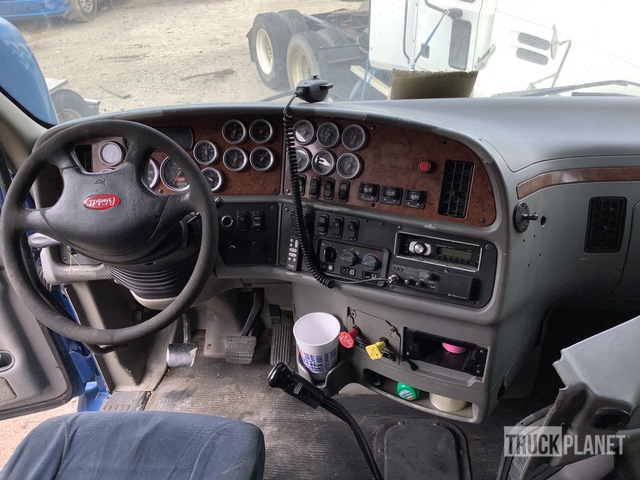 Peterbilt 387 Interior