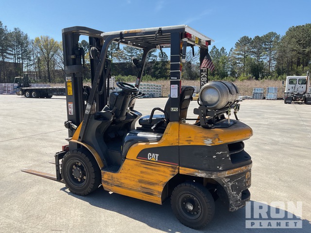 2004 Cat P5000 4400 lb Pneumatic Tire Forklift in Morrow, Georgia ...