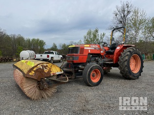 2006 (unverified) Kubota M4800 Broom Tractor in Charlotte, North ...
