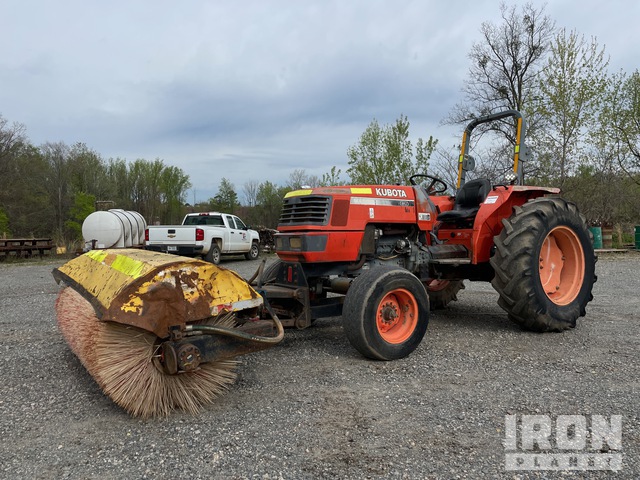 2006 (unverified) Kubota M4800 Broom Tractor in Charlotte, North ...