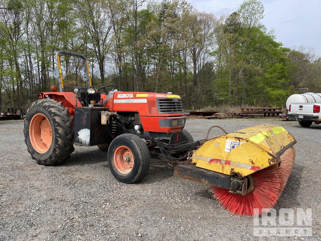 2006 (unverified) Kubota M4800 Broom Tractor in Charlotte, North ...