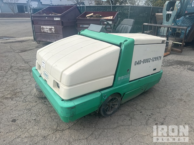 2013 Tennant 6600 Ride-On Floor Sweeper in Tracy, California, United ...