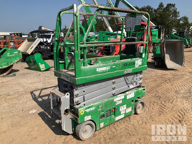 2016 Genie GS1930 Electric Scissor Lift in Cayce, South Carolina ...