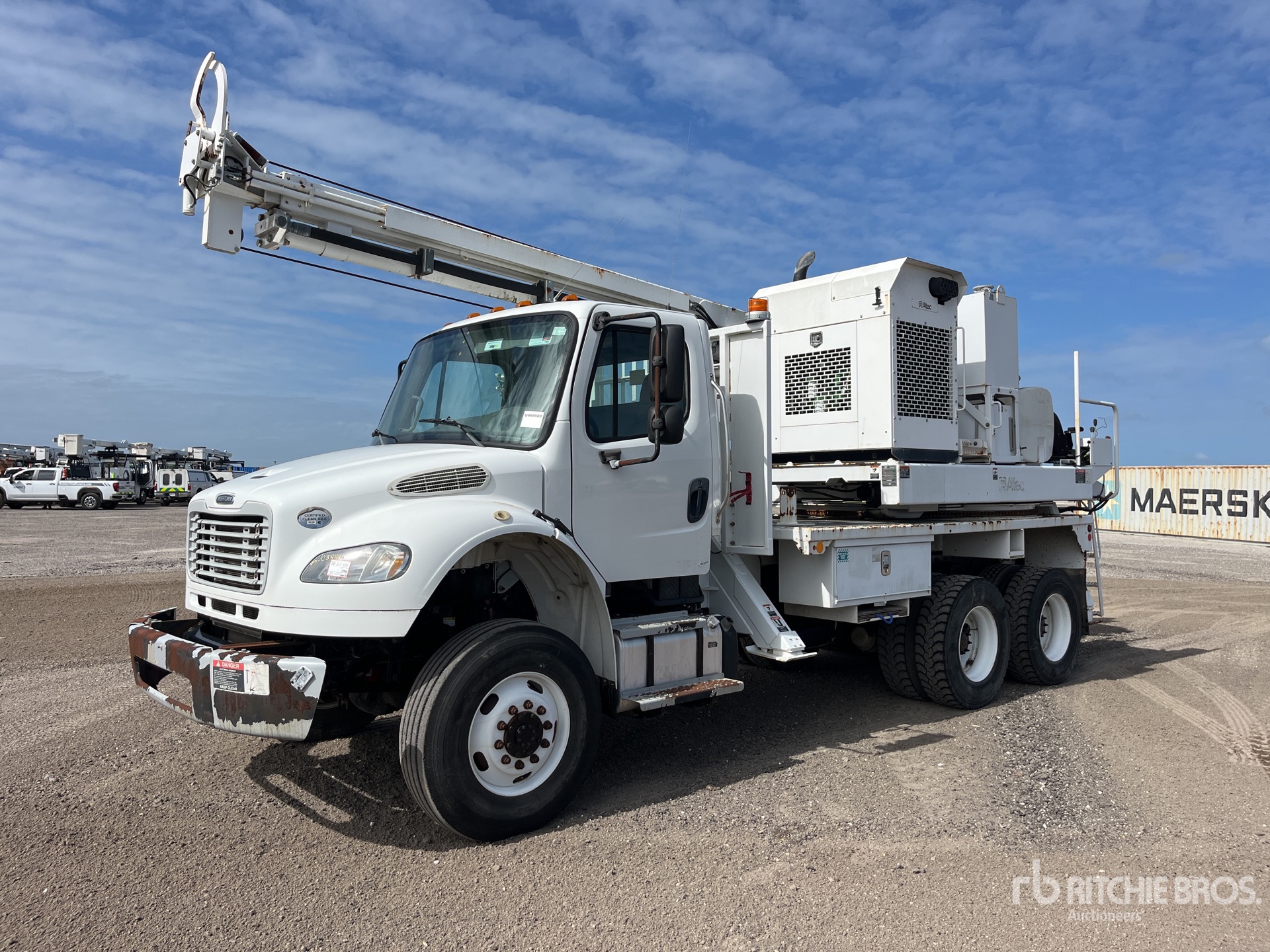 Altec HD35A-22 on 2016 Freightliner M2 106 6x6 Camion de forage ...